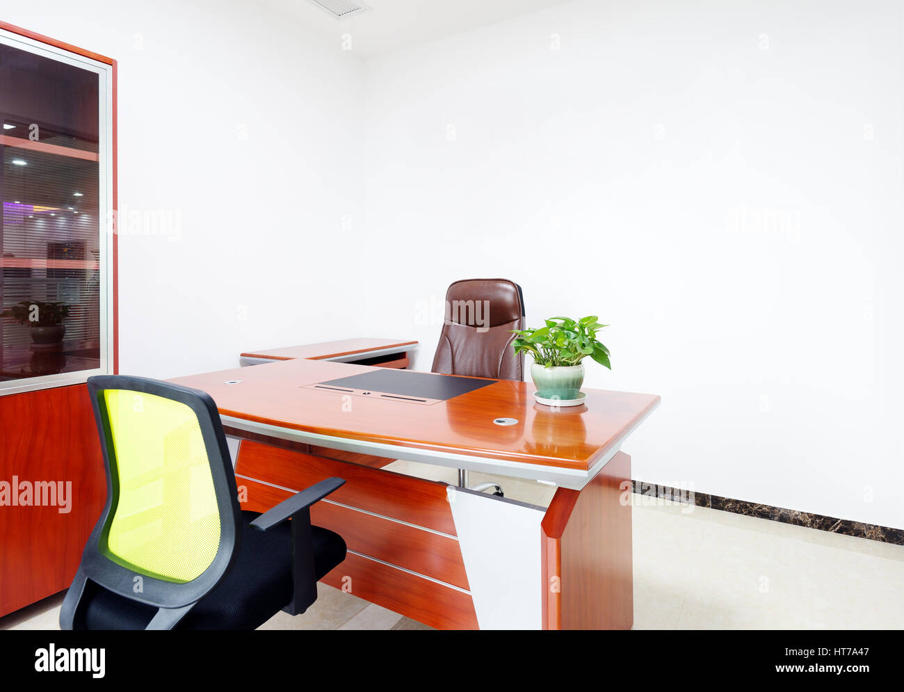 Interview desks hi-res stock photography and images - Alamy