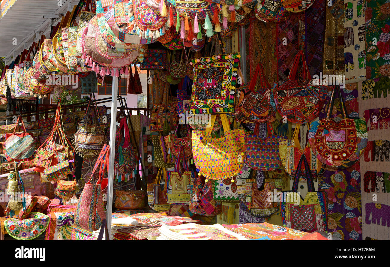 Shoping street india hi-res stock photography and images - Alamy