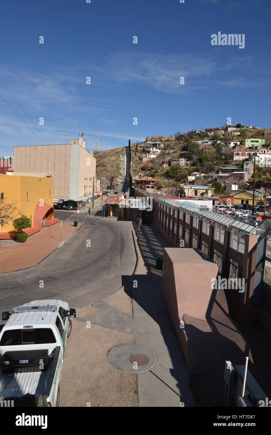 Pedestrians cross between Arizona and Sonora, Mexico, at the U.S ...