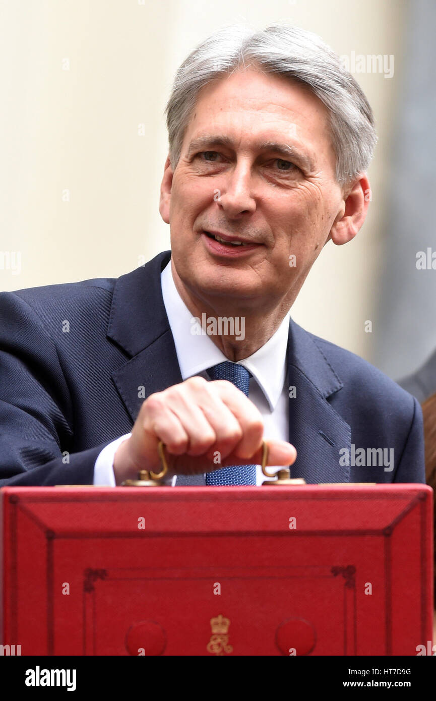Chancellor Philip Hammond departs 11 Downing Street, London, as he ...