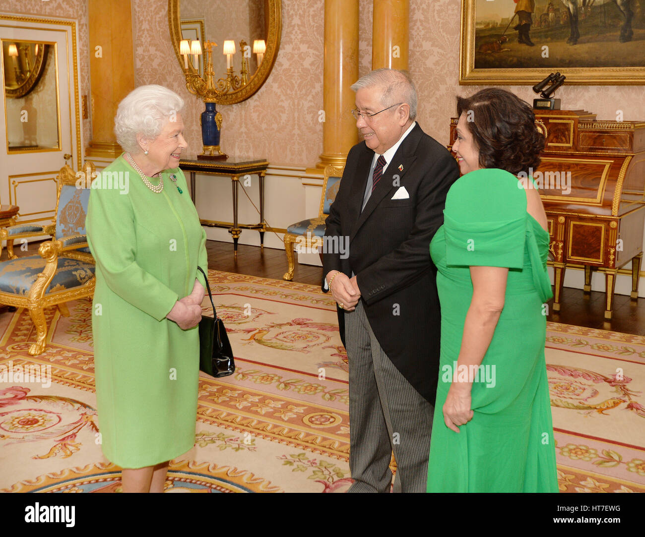 Queen Elizabeth II with Mr Antonio Manuel Lagdameo the Ambassador of ...