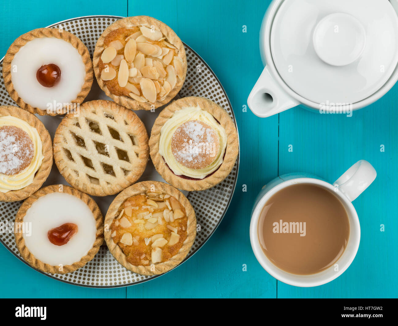 Individual cakes hi-res stock photography and images - Alamy