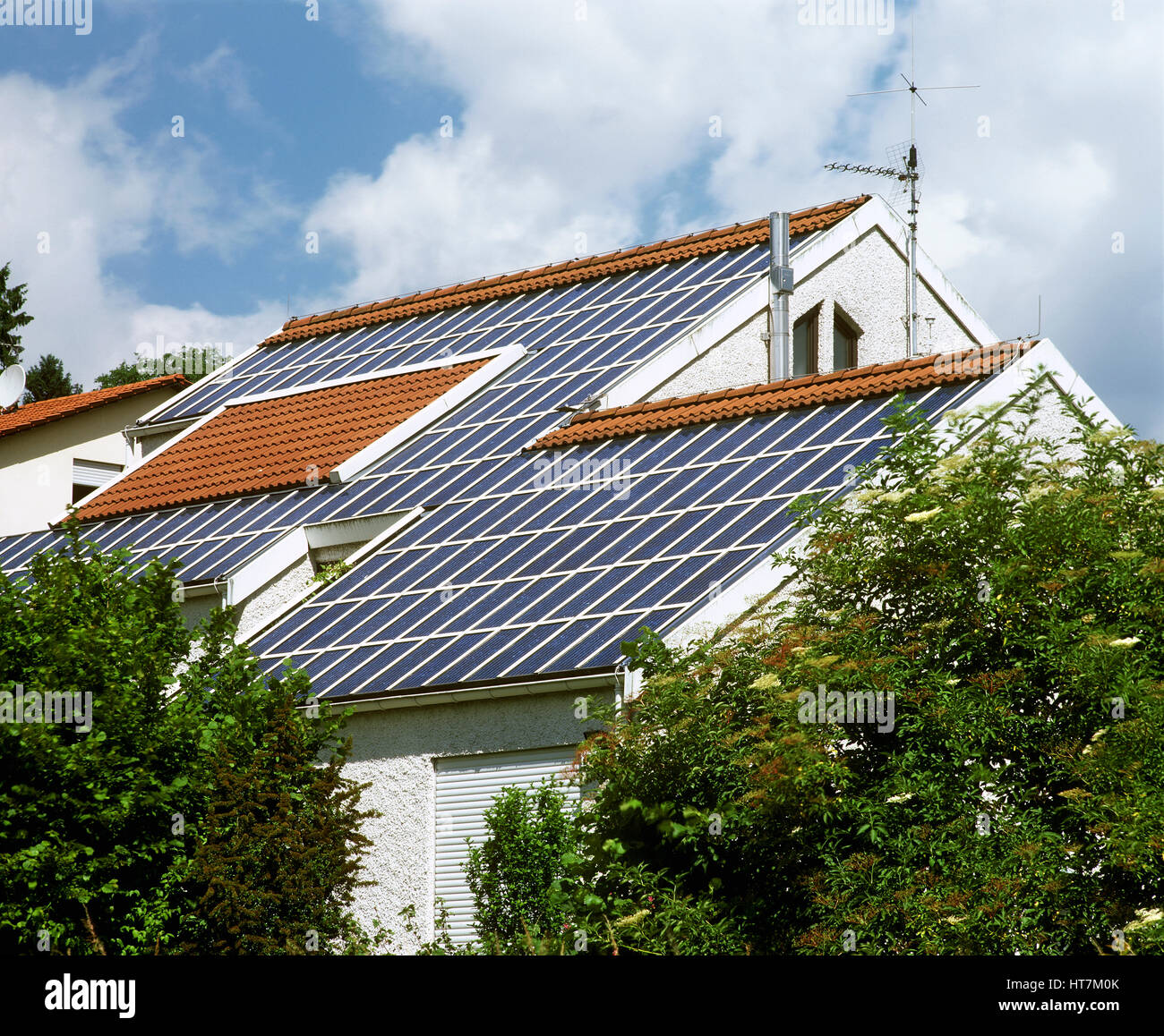A pioneering example of a German photovoltaic solar electric generating ...