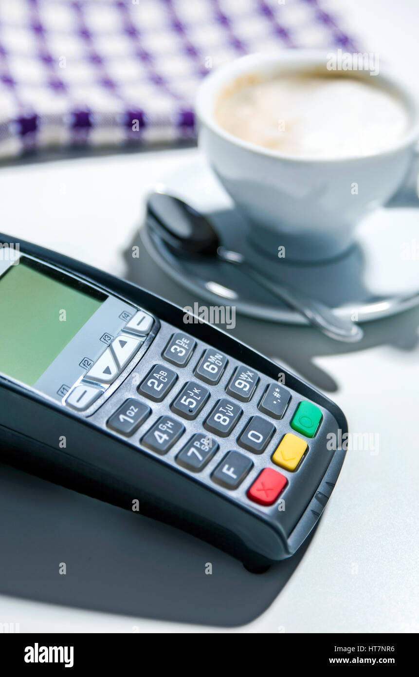 Restaurant cashier hi-res stock photography and images - Alamy