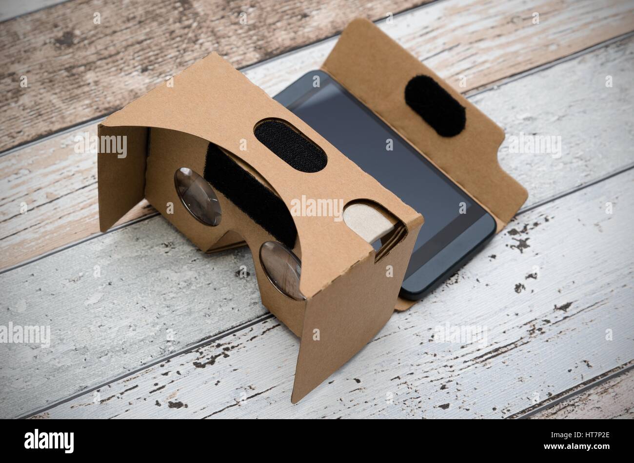 Virtual reality cardboard glasses. Easy way to watch movies in 3D ...