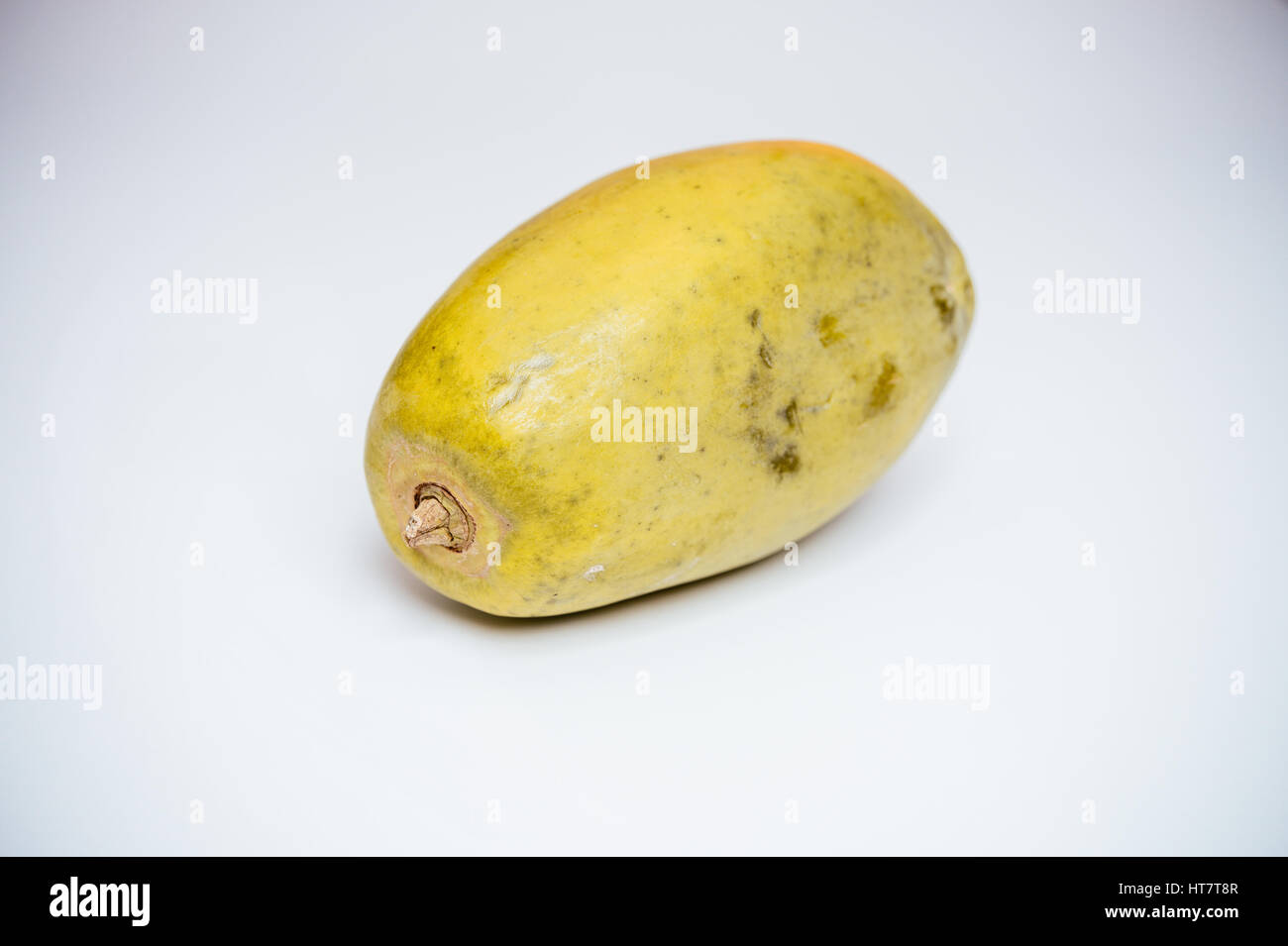 Oberursel, Germany. 07th Mar, 2017. Picture of a papaya, taken on 07/03 ...