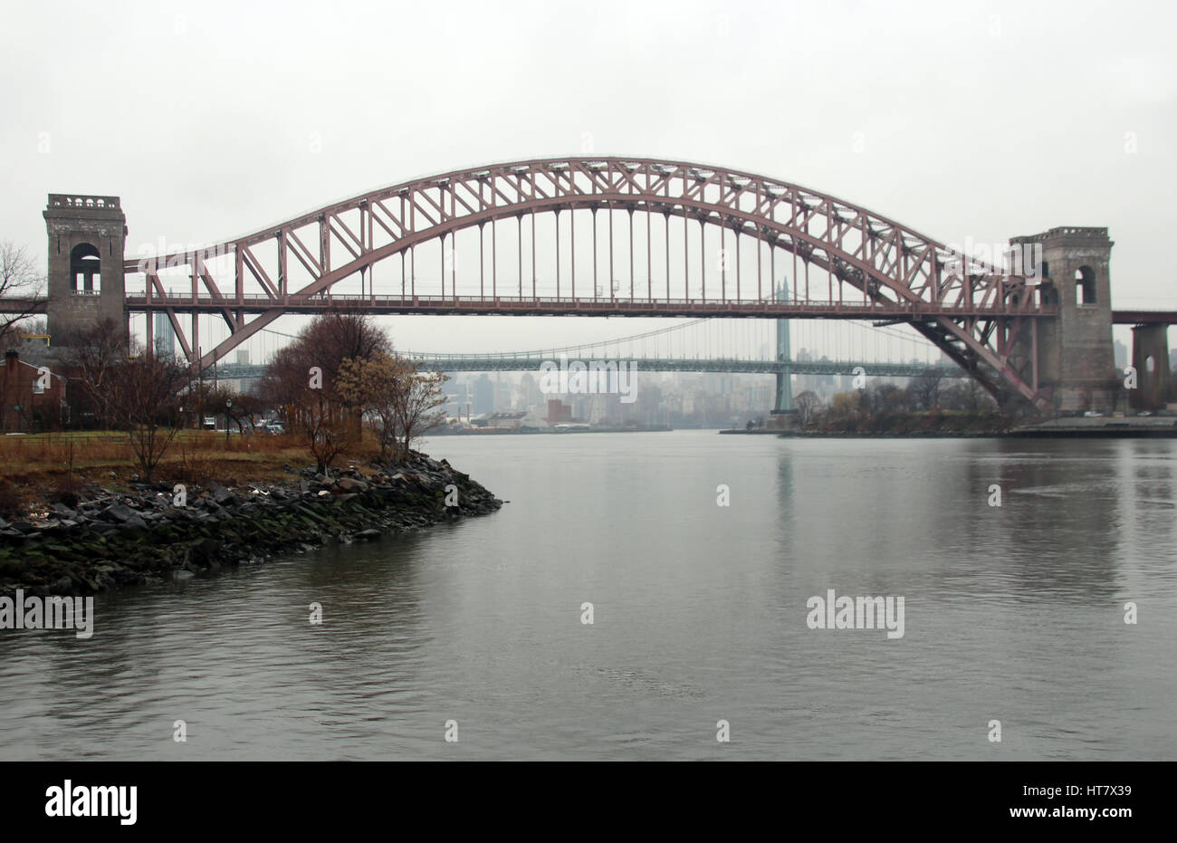 New York, USA. 07th Mar, 2017. The nearly 100-year-old Hell Gate Bridge ...