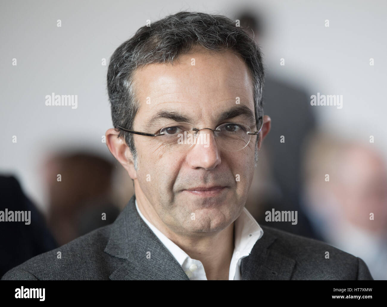 Berlin, Germany. 08th Mar, 2017. Author Navid Kermani with the Citizen ...