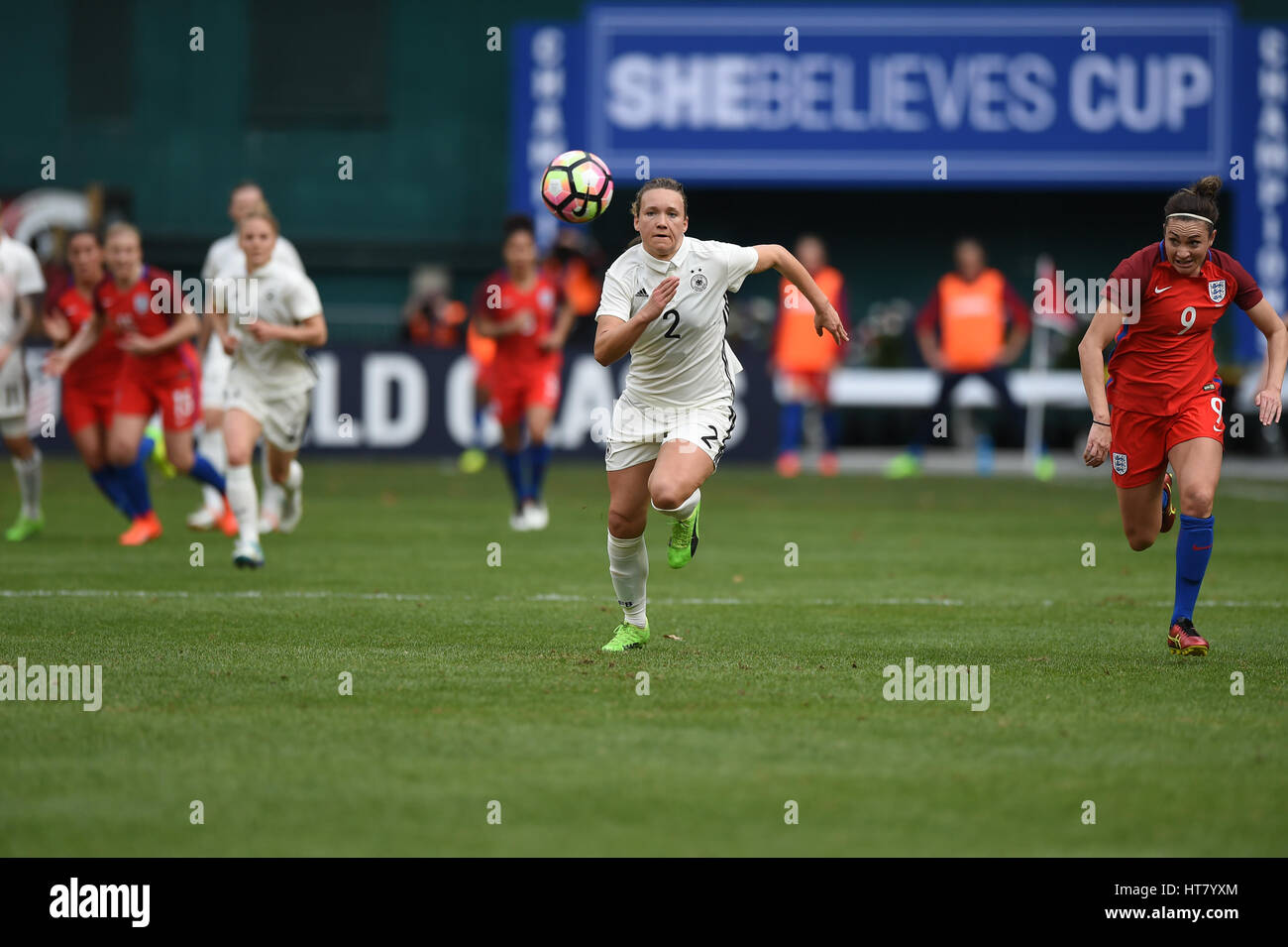 Washington DC, USA. 07th Mar, 2017. Germany's Josephine Henning (2 ...