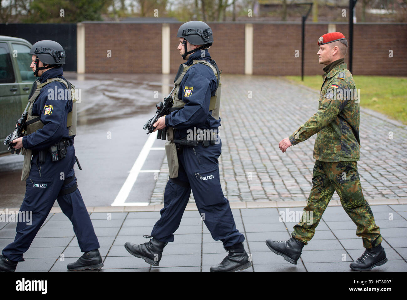 Special commando units hi-res stock photography and images - Alamy