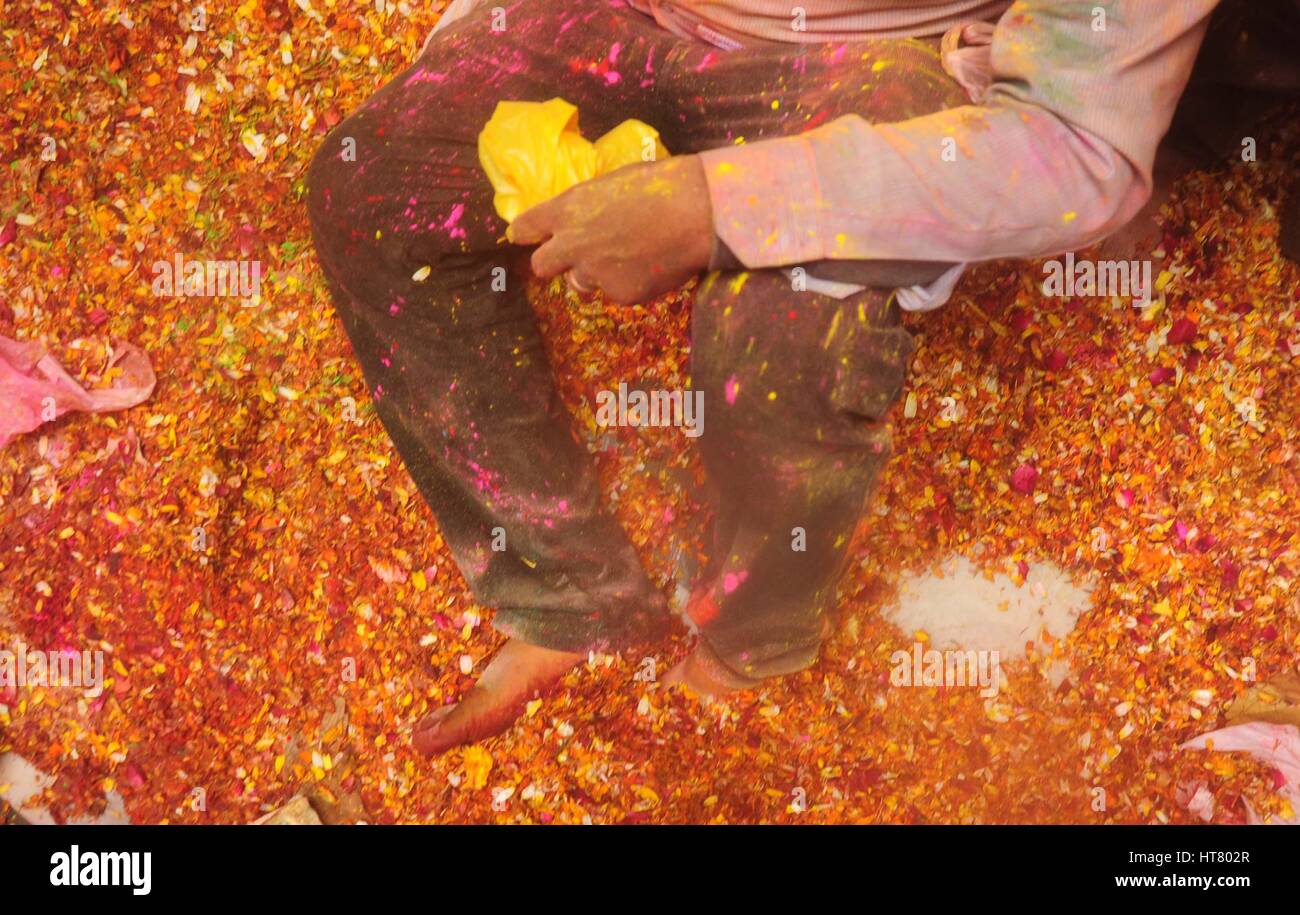 Mathura, Uttar Pradesh, India. 8th Mar, 2017. Mathura: A Devotee sit on ...
