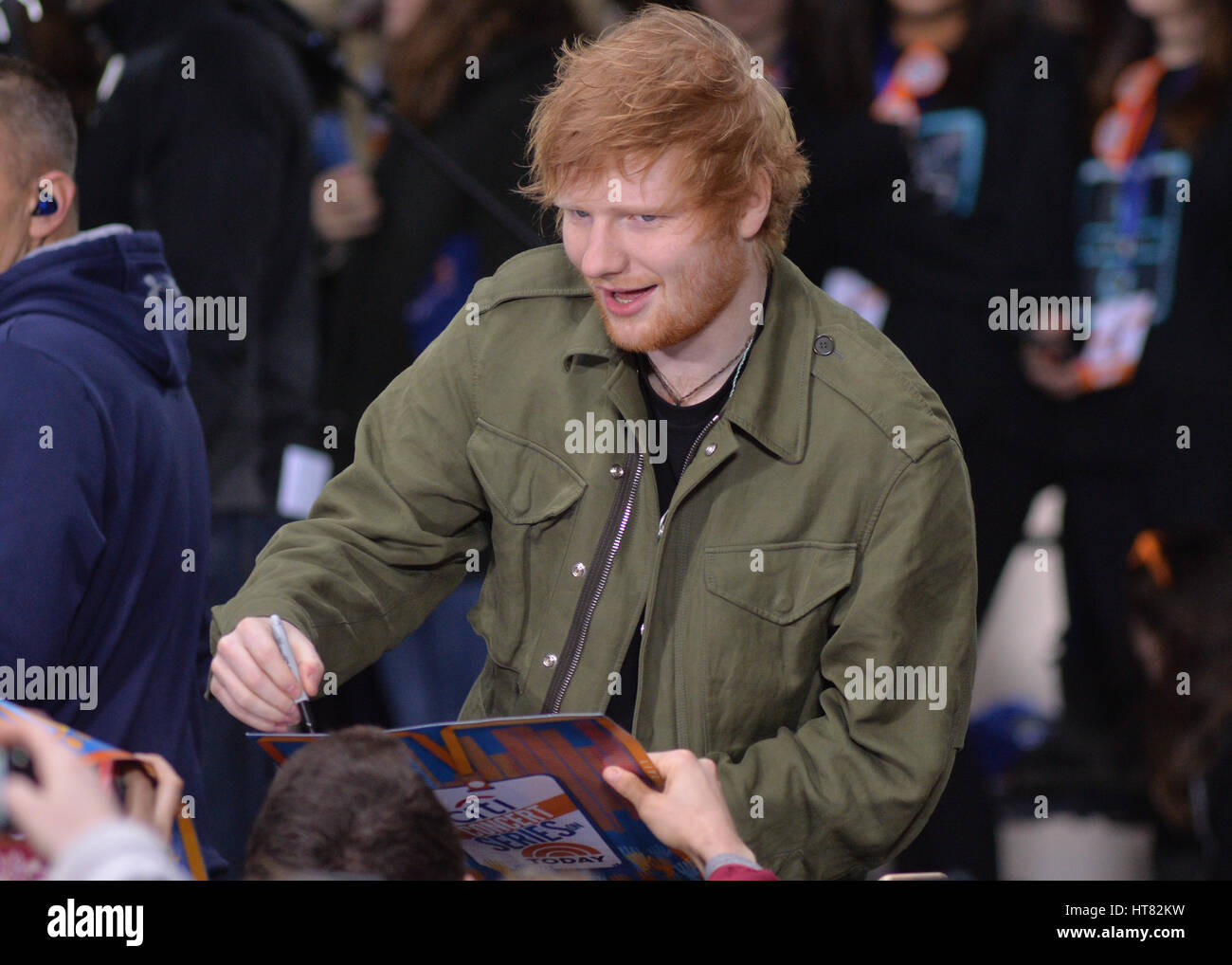 Singer songwriter ed sheeran hi-res stock photography and images - Alamy