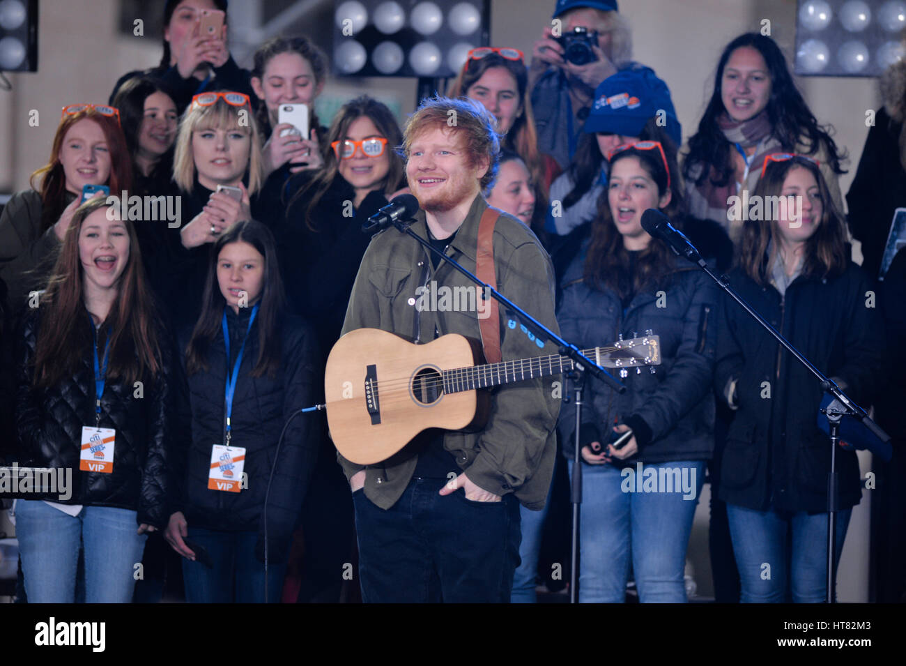 Ed sheeran concert hi-res stock photography and images - Alamy