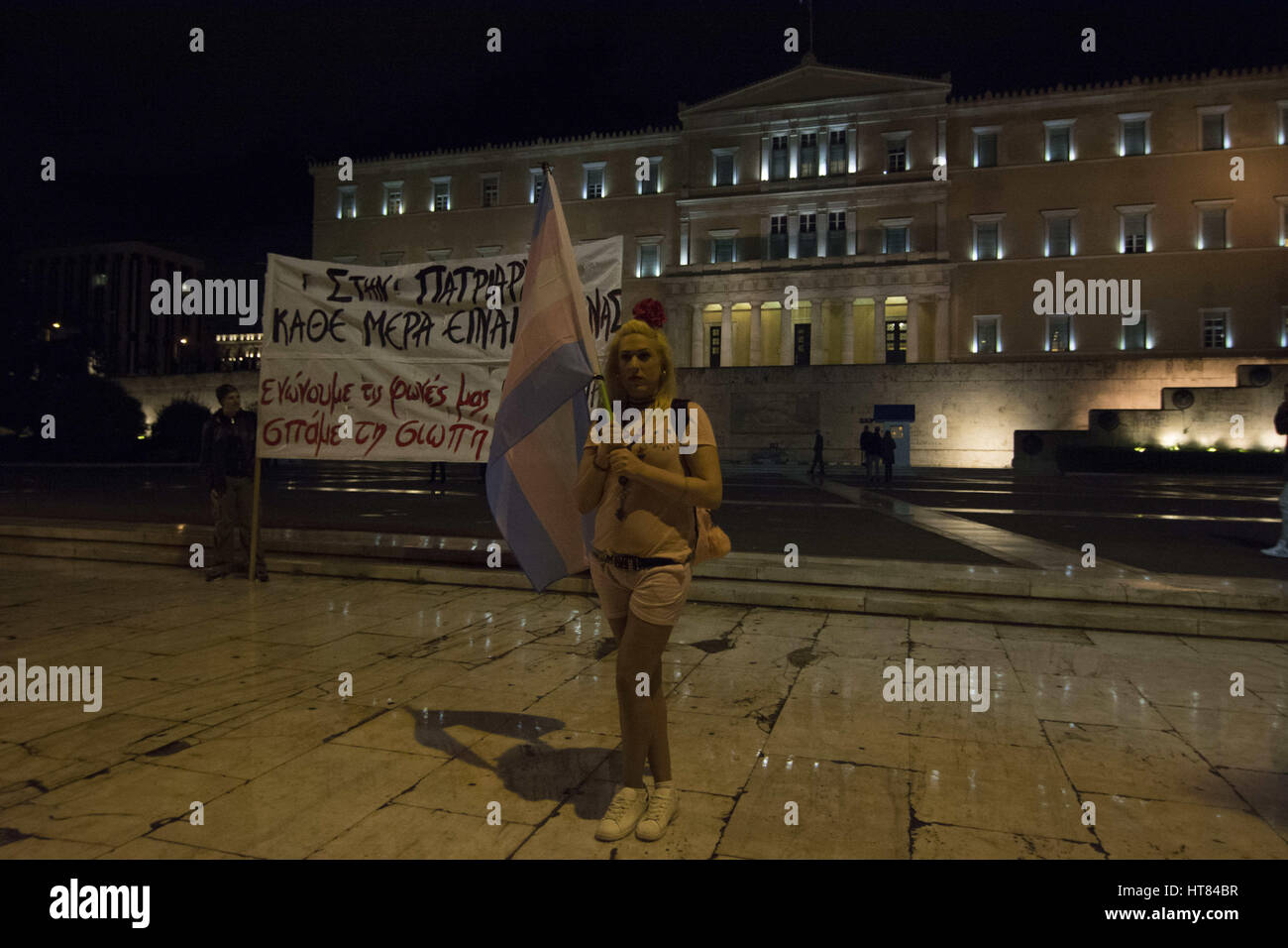 Athens, Greece. 8th Mar, 2017. Women and men march in the streets of ...