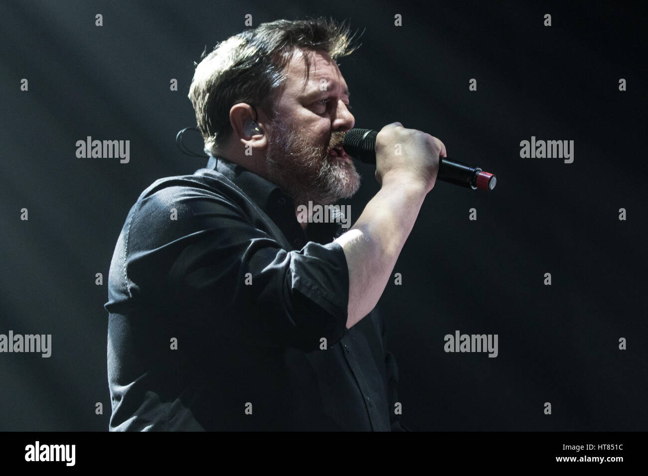 Elbow pit hi-res stock photography and images - Alamy