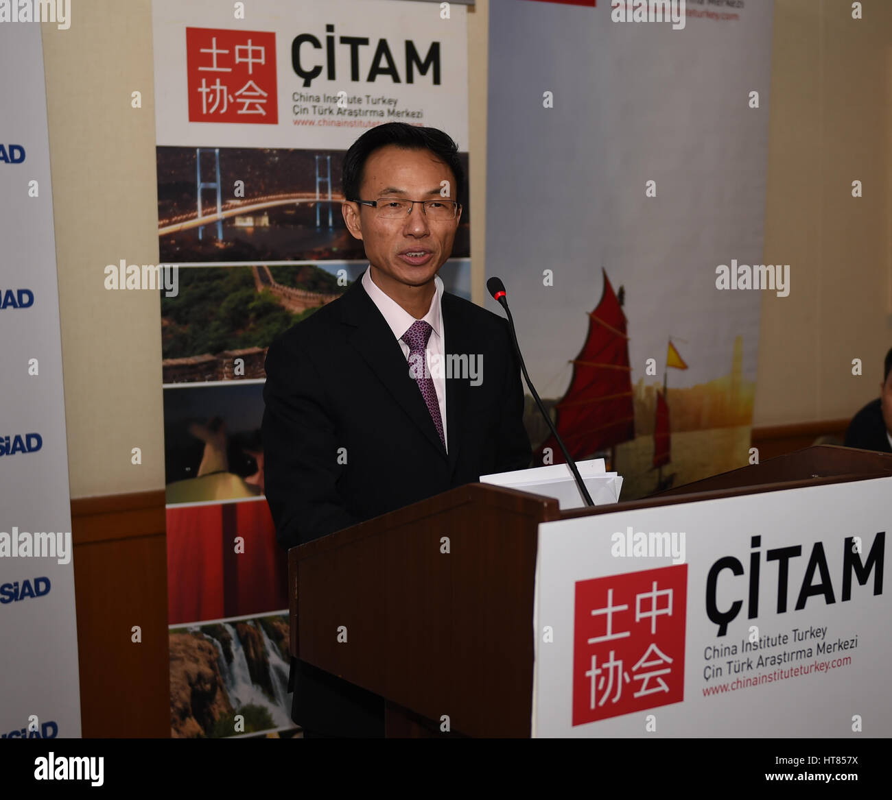 Chinas imports and exports hi-res stock photography and images - Alamy