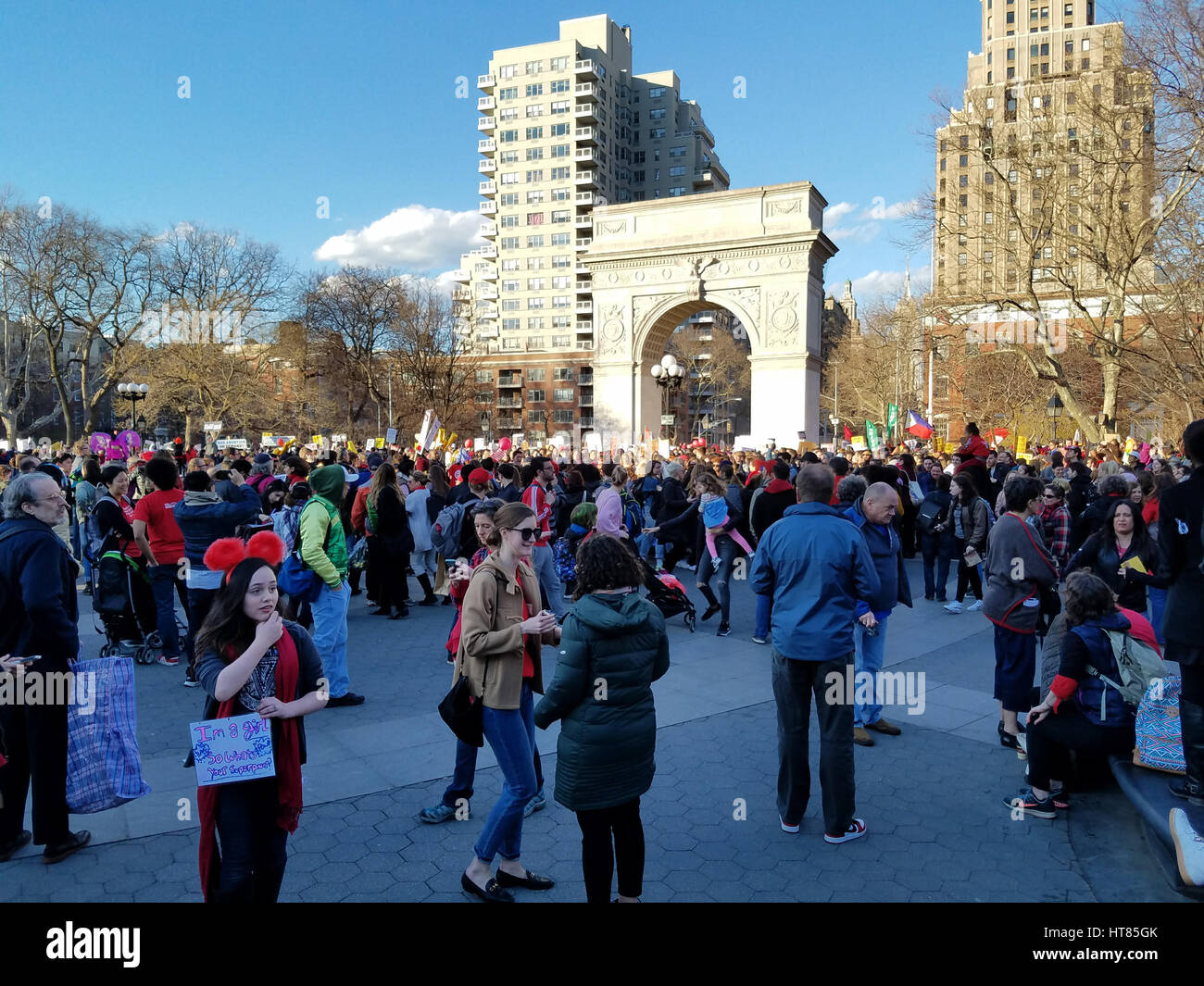 Protesters march on campus hi-res stock photography and images - Alamy