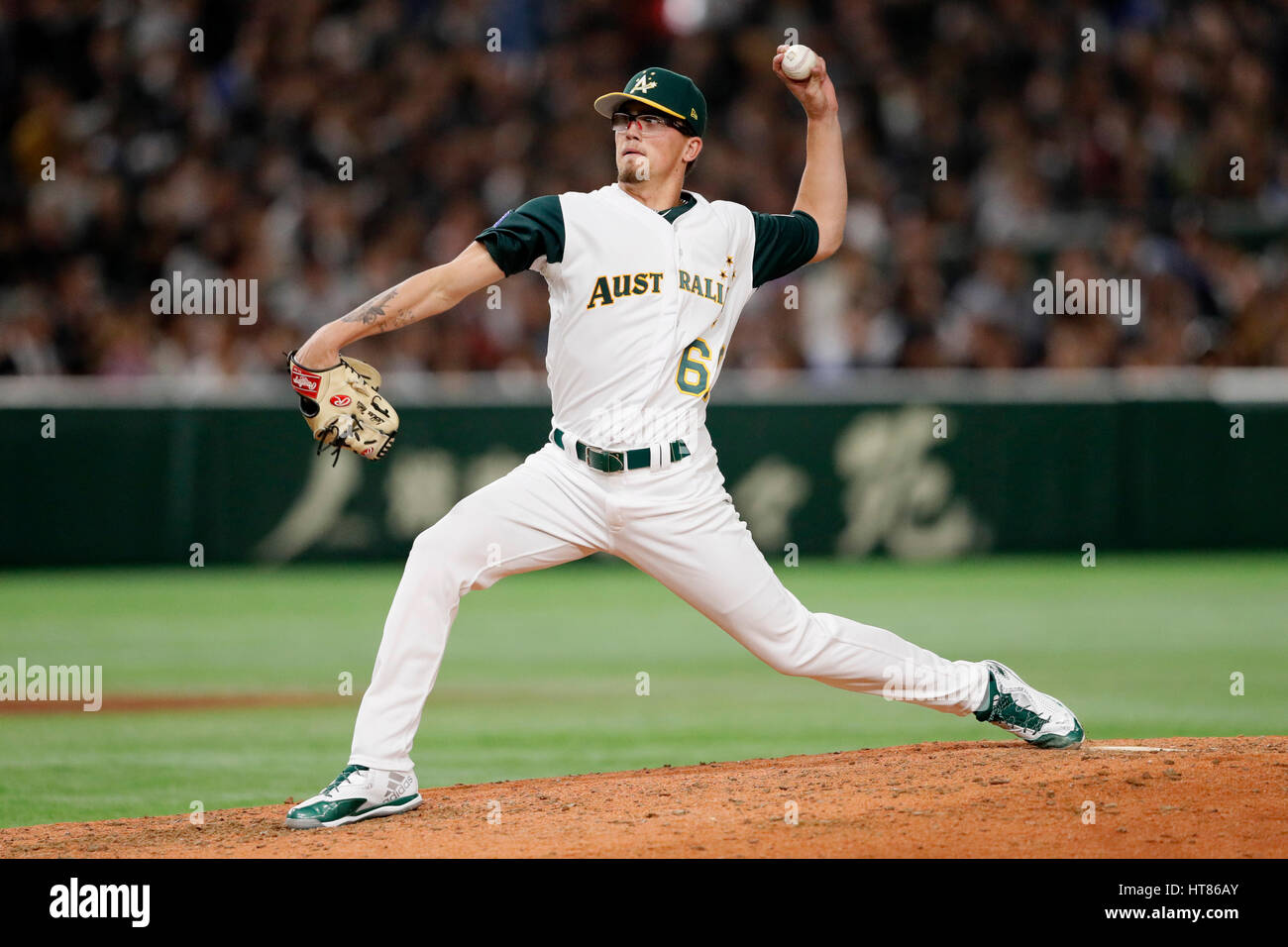 World baseball classic pool b game hi-res stock photography and images ...