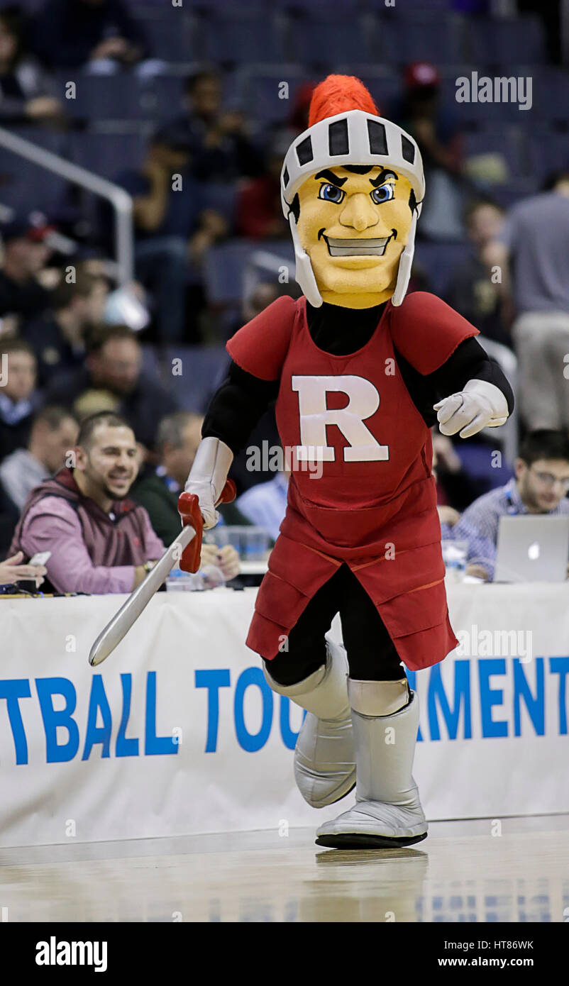 Rutgers scarlet knight basketball hi-res stock photography and images ...