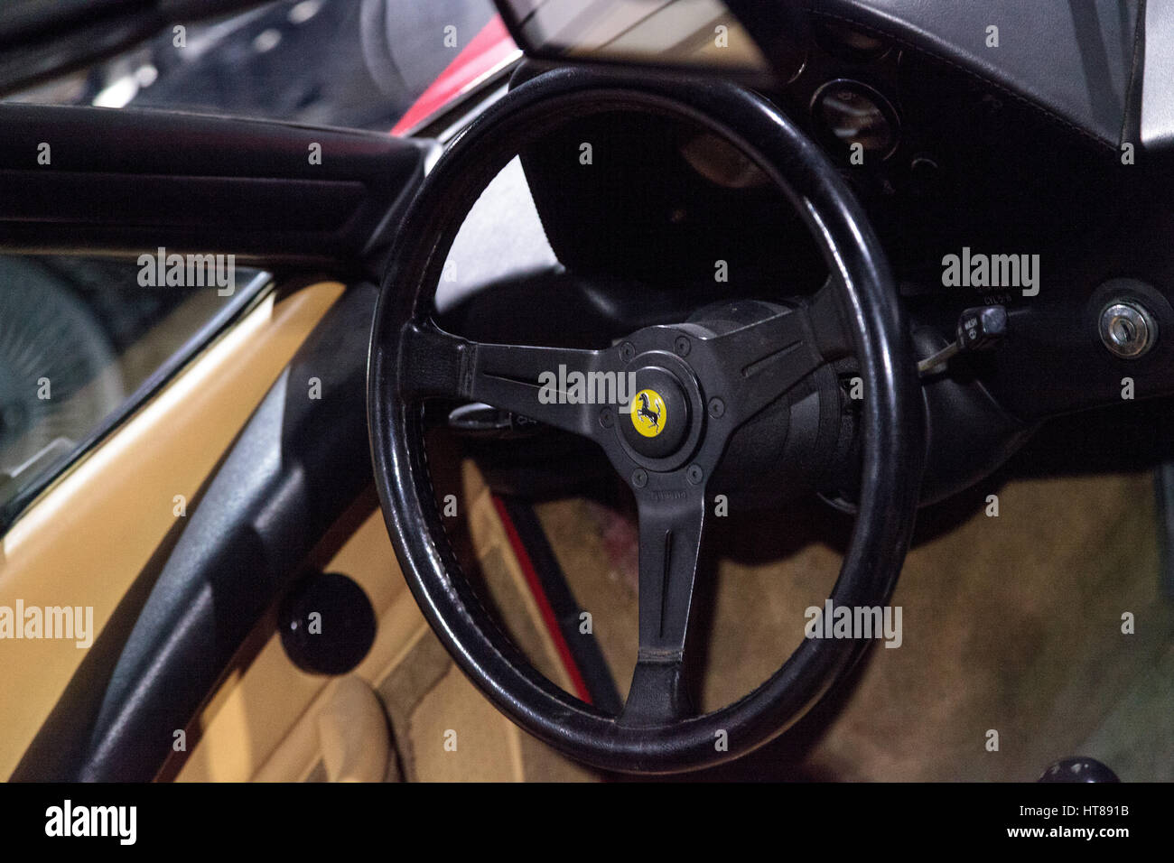 Tom selleck magnum hi-res stock photography and images - Alamy