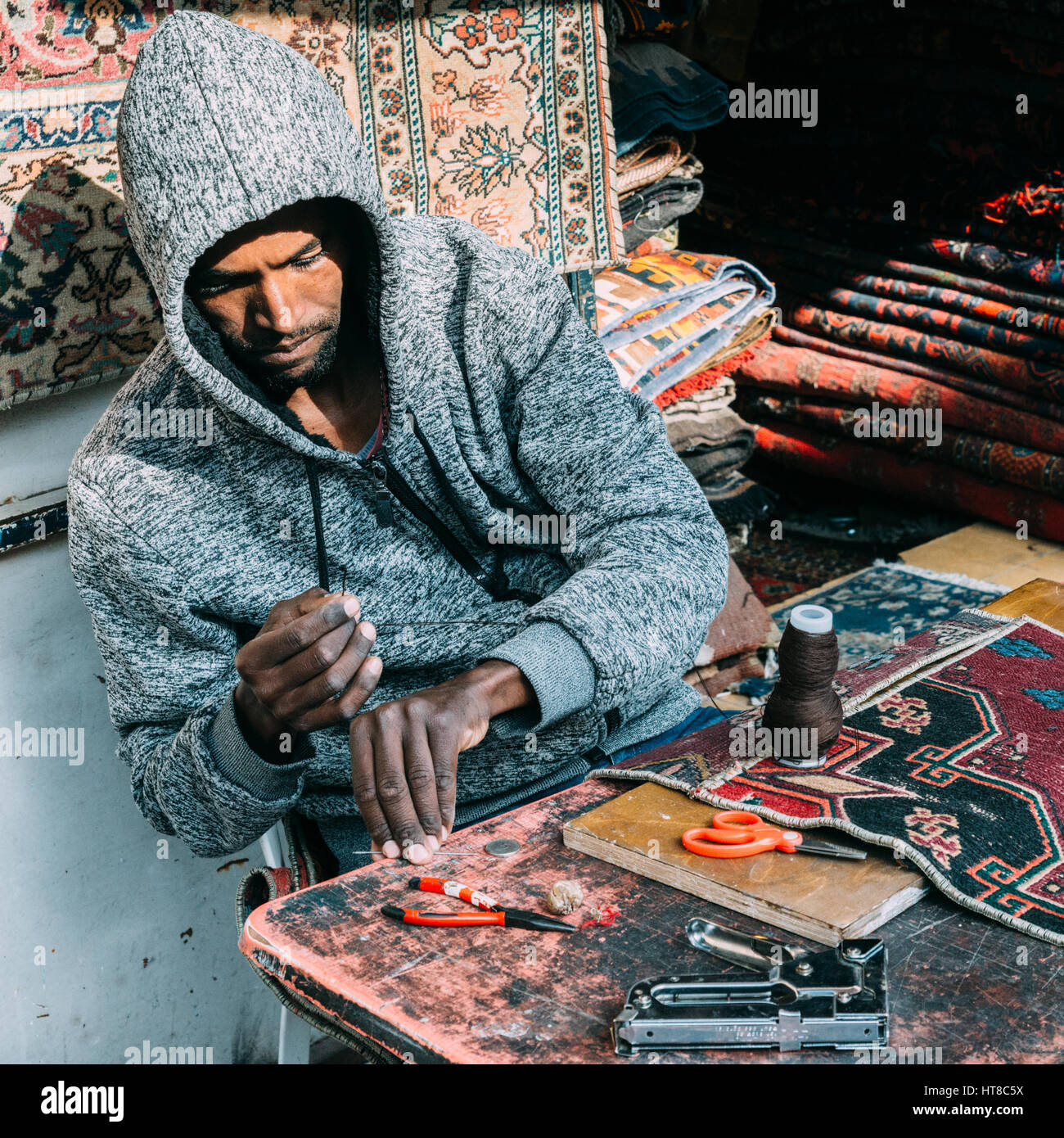 Fixing stall hi-res stock photography and images - Alamy