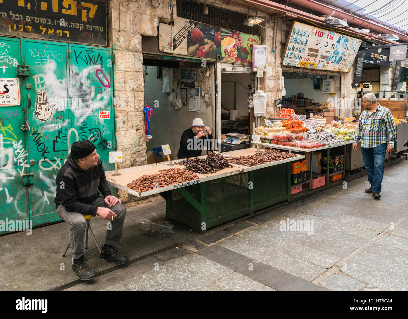 A traditional Jewish market in the heart of Jerusalem's Old City Stock ...