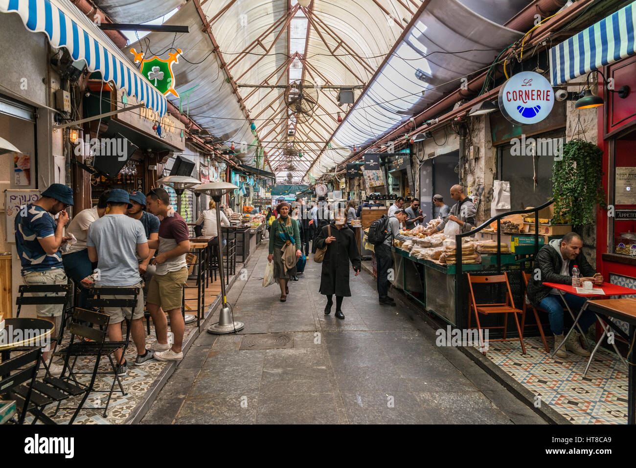 A traditional Jewish market in the heart of Jerusalem's Old City Stock ...