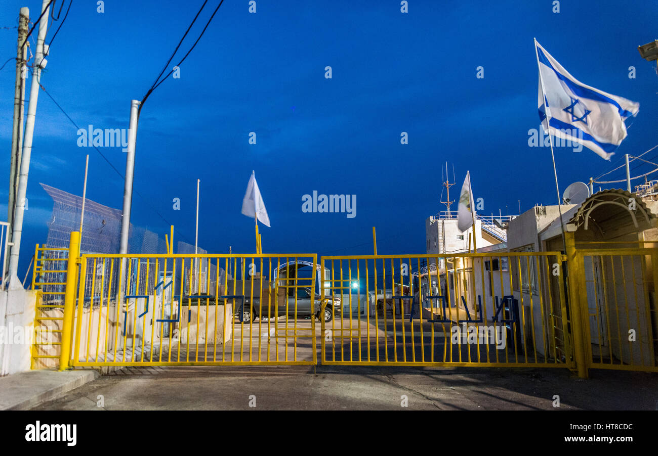 Israel lebanon border 1982 hi-res stock photography and images - Alamy