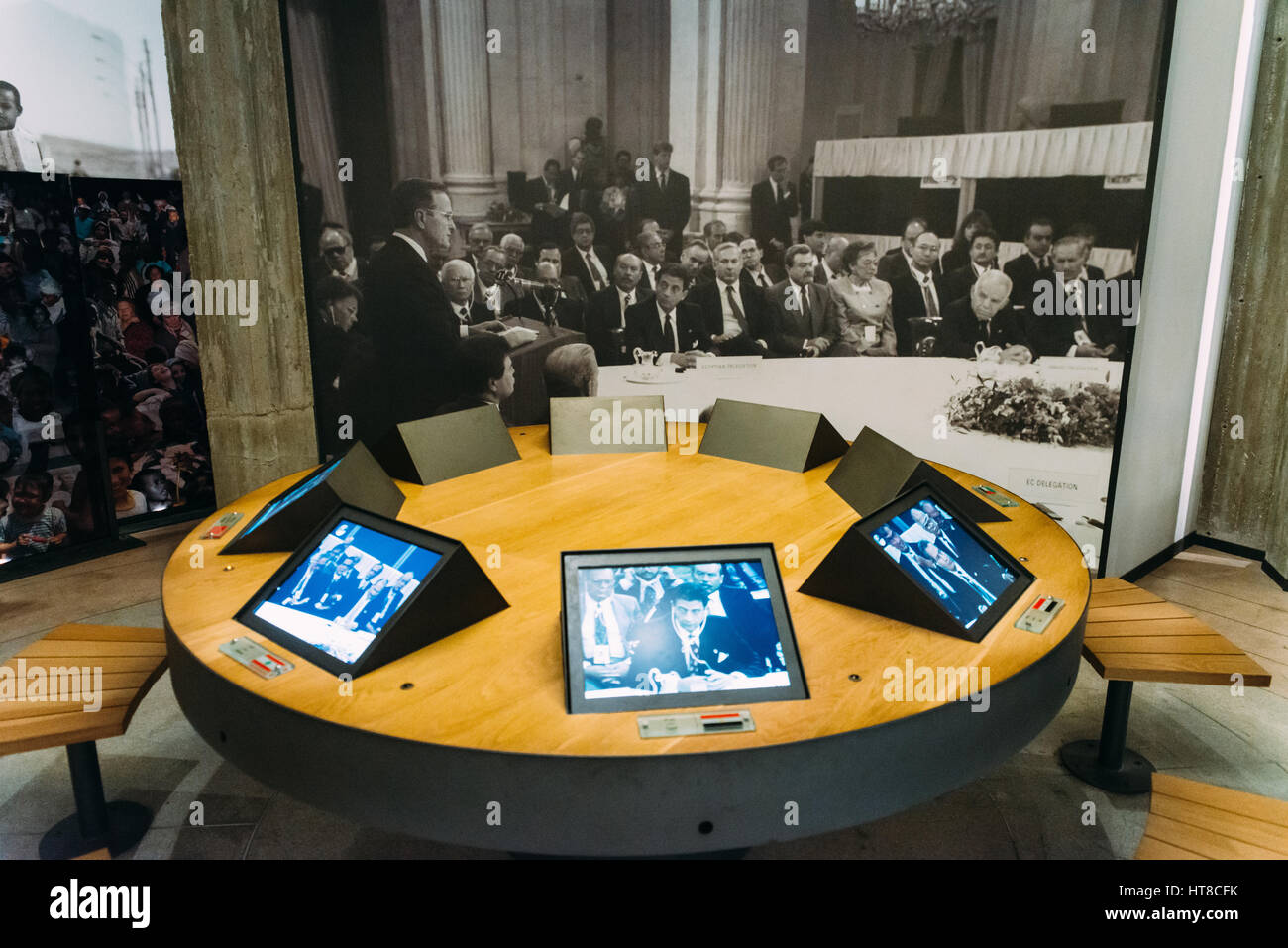 Yitzhak rabin assassination hi-res stock photography and images - Alamy