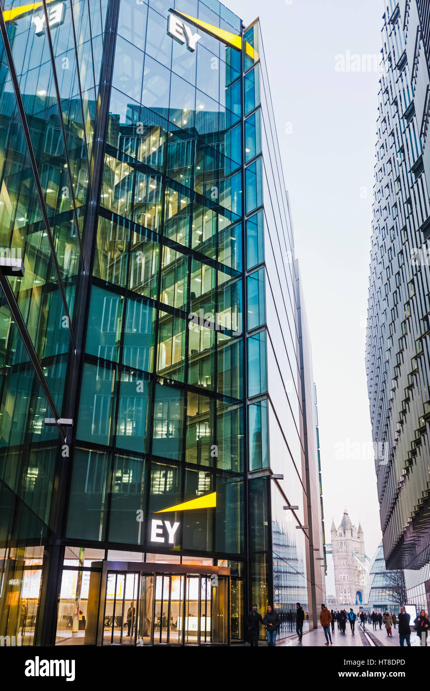 Ernst and young more london hi-res stock photography and images - Alamy