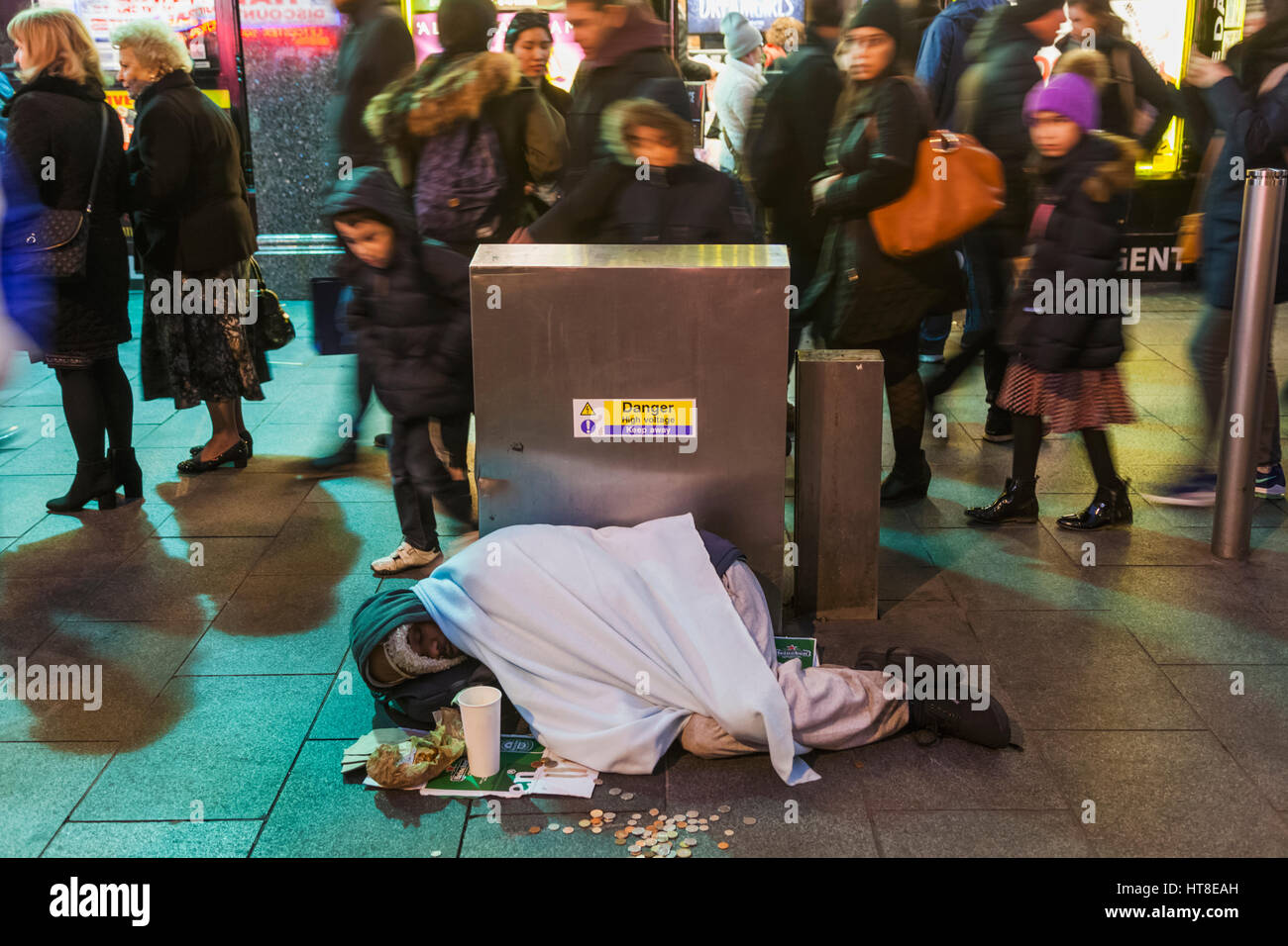 Homeless in britain hi-res stock photography and images - Alamy