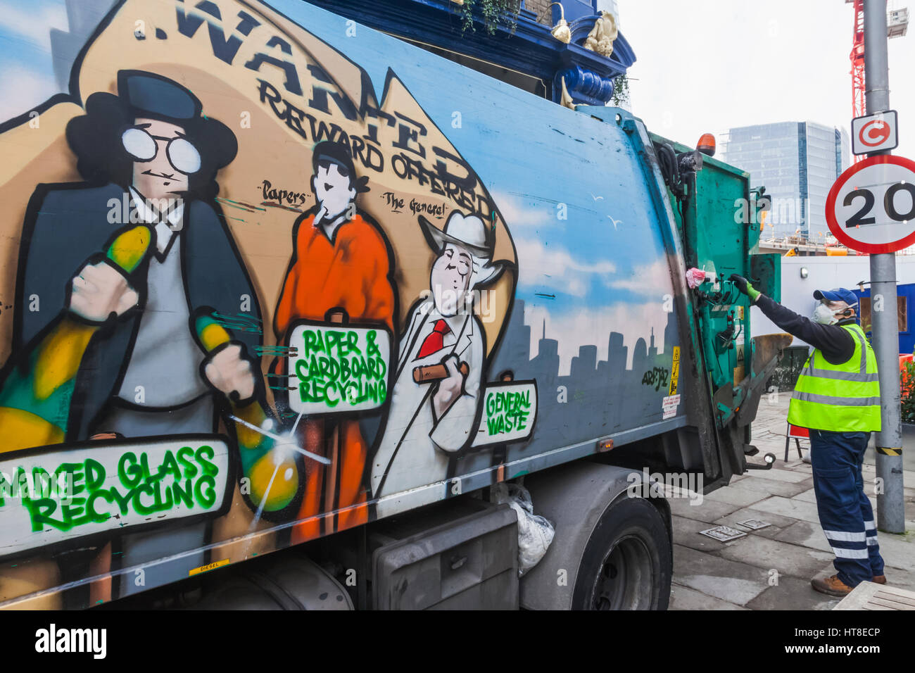 London rubbish collection truck hi-res stock photography and images - Alamy