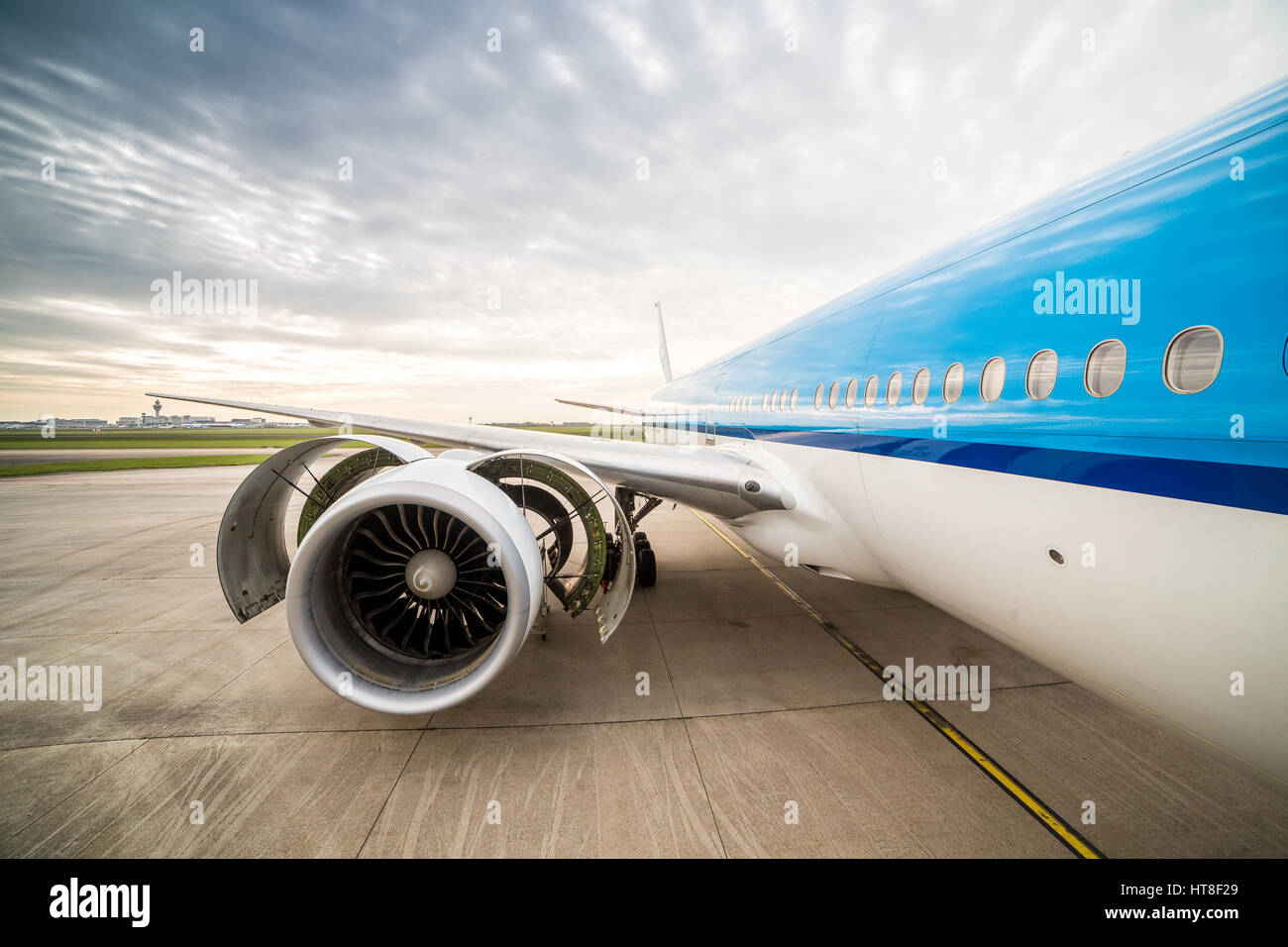 Airplane engine inspection hi-res stock photography and images - Alamy