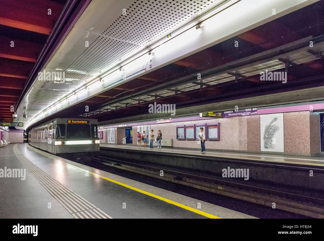 Trains vienna hi-res stock photography and images - Alamy