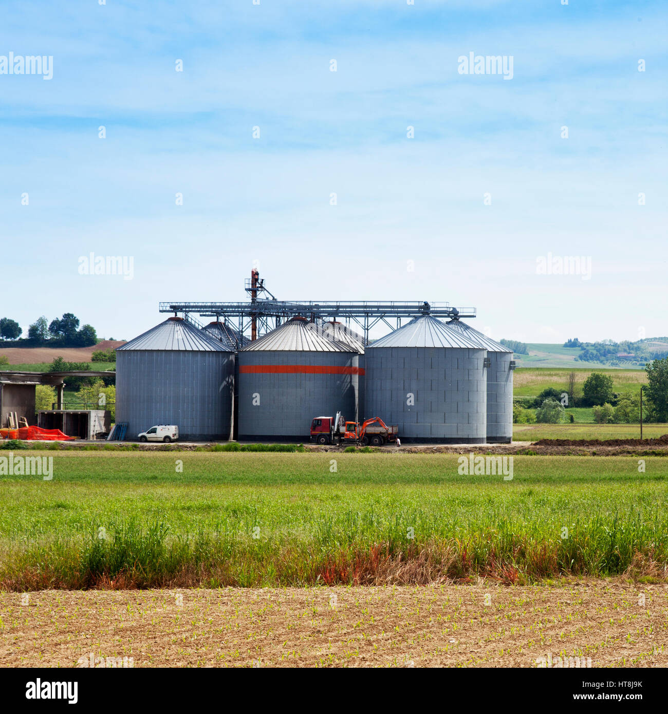 Blue silos hi-res stock photography and images - Alamy