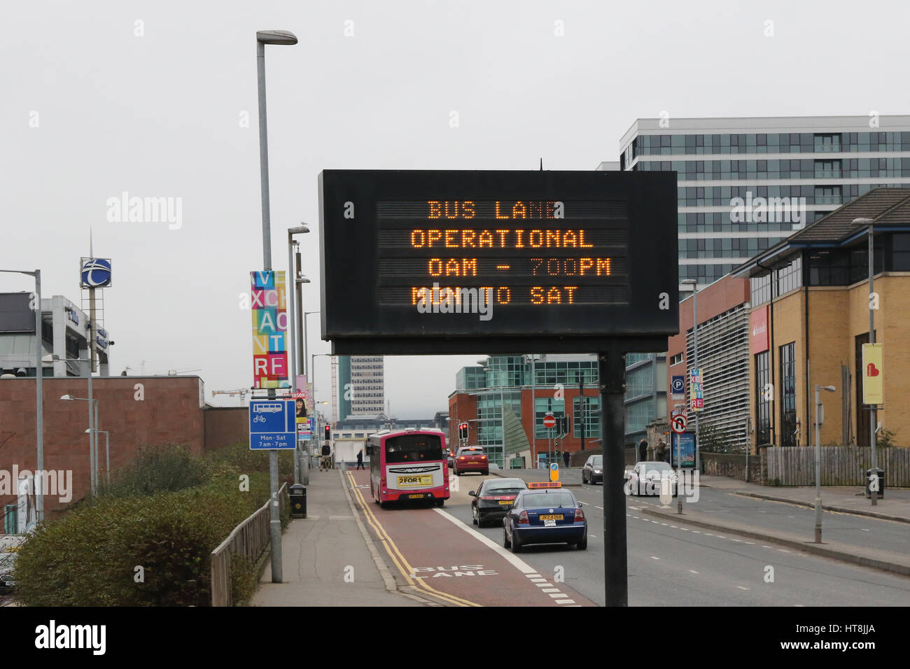 Bus lane ifnormation sign hi-res stock photography and images - Alamy