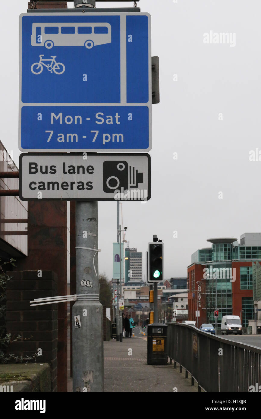 Bus lane warning signs hi-res stock photography and images - Alamy