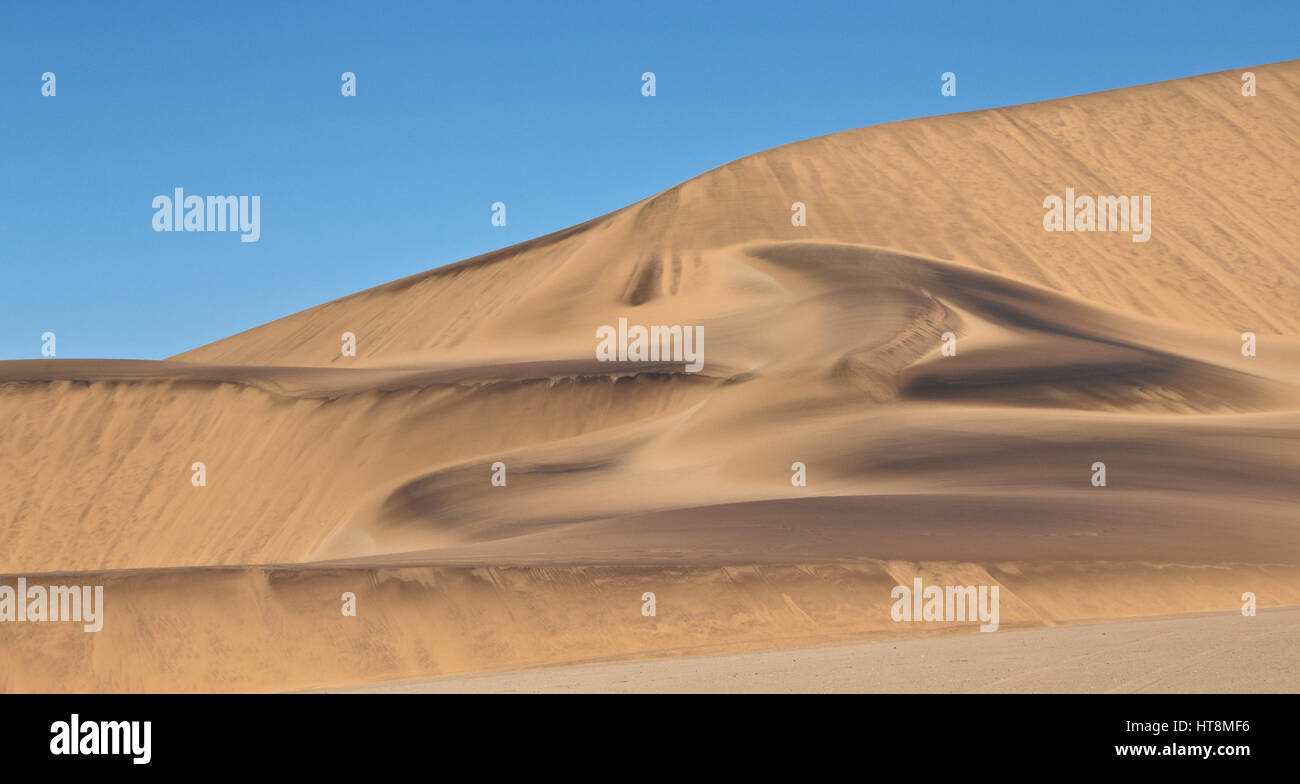 Wind patterns drifting the sand of the Namib Desert Stock Photo - Alamy