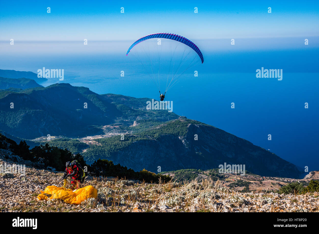 Parachute sky view hi-res stock photography and images - Alamy