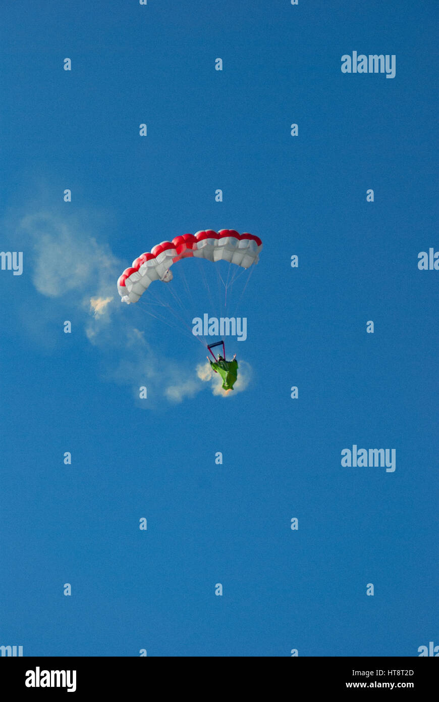 Parachute show hi-res stock photography and images - Alamy