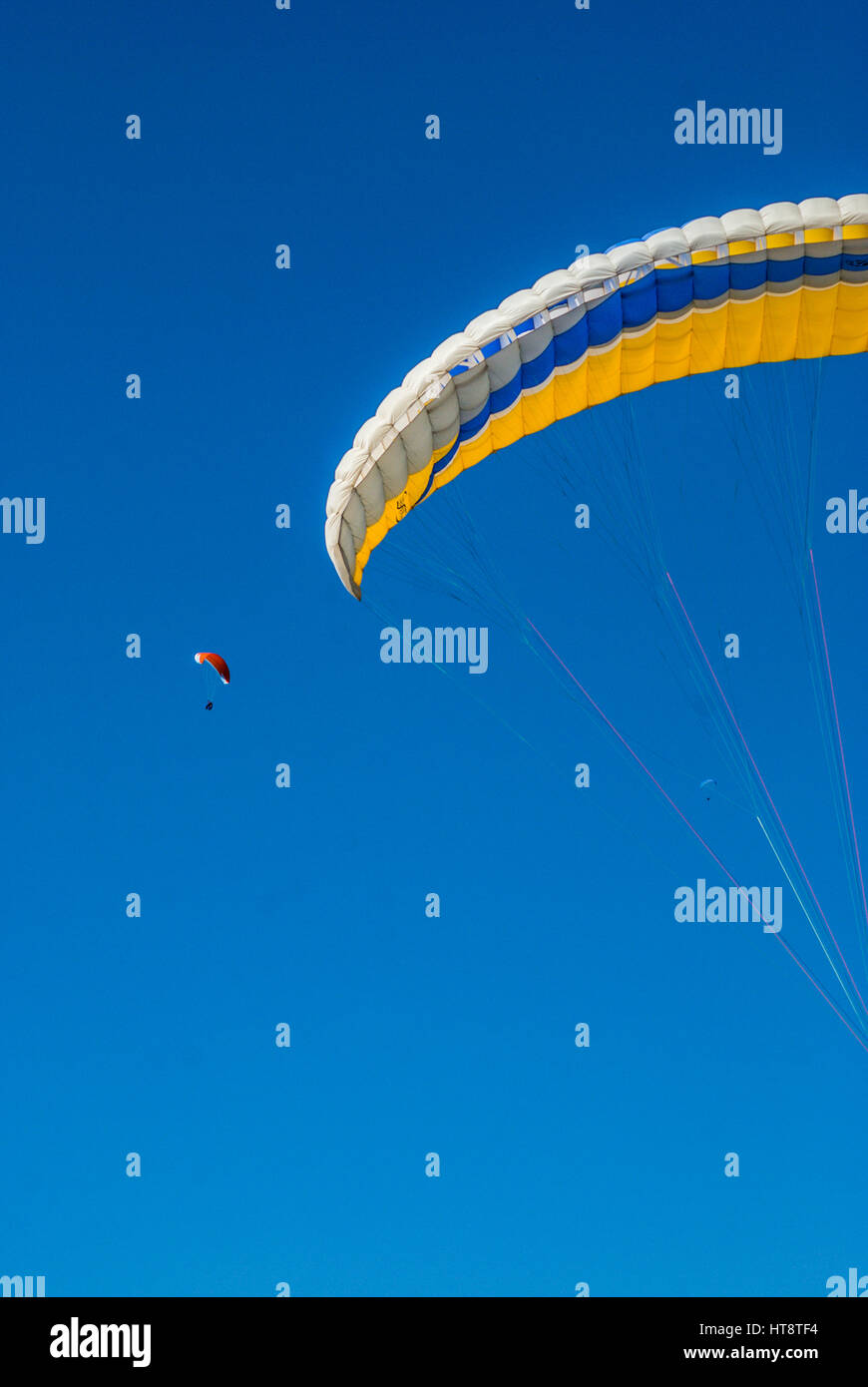 Tandem wing glider hi-res stock photography and images - Alamy