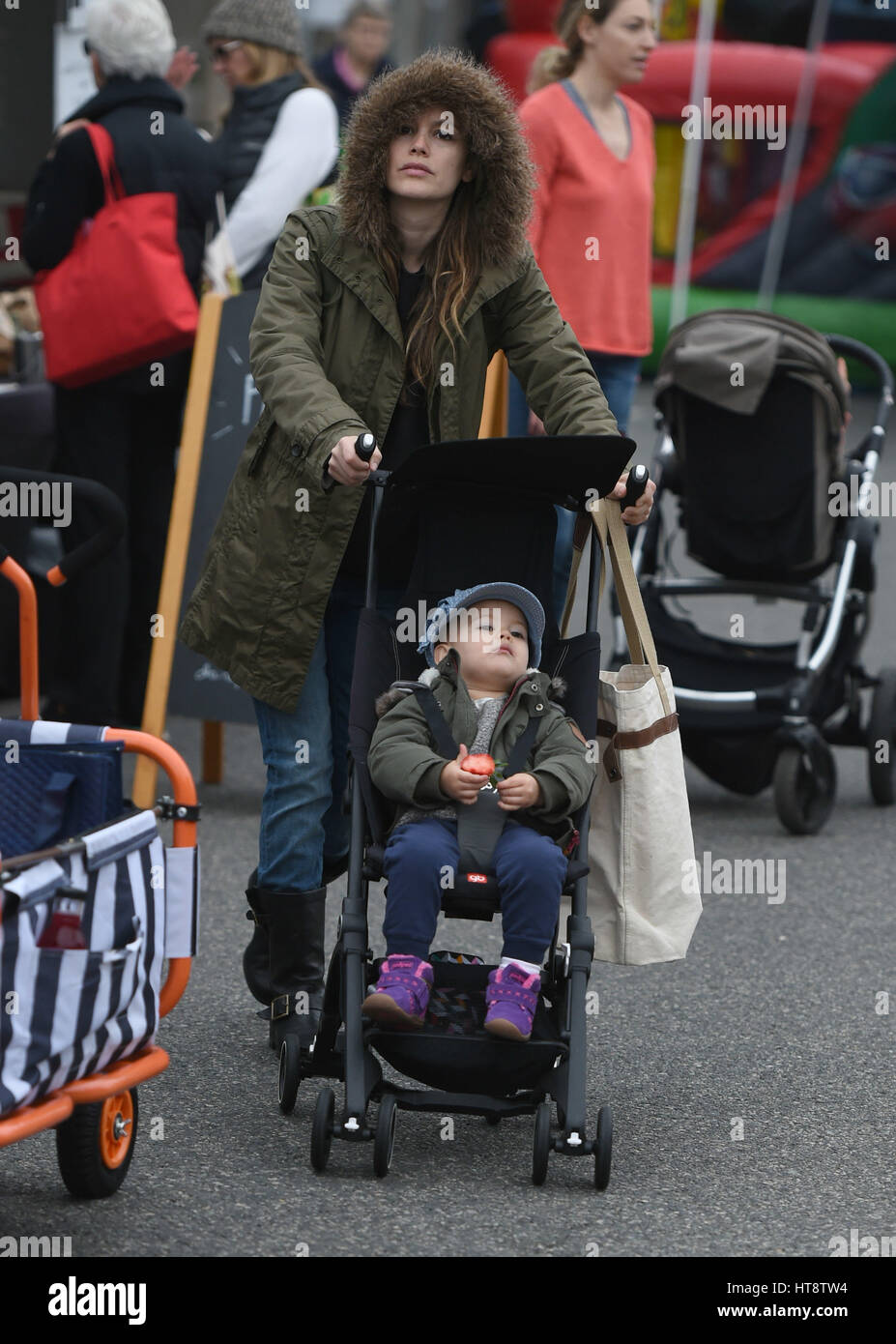 Rachel Bilson Briar Rose Barbara On X: "Hayden Christensen's Little