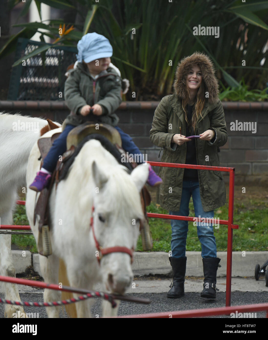 Rachel Bilson enjoys time with her daughter Briar Rose Christensen at ...