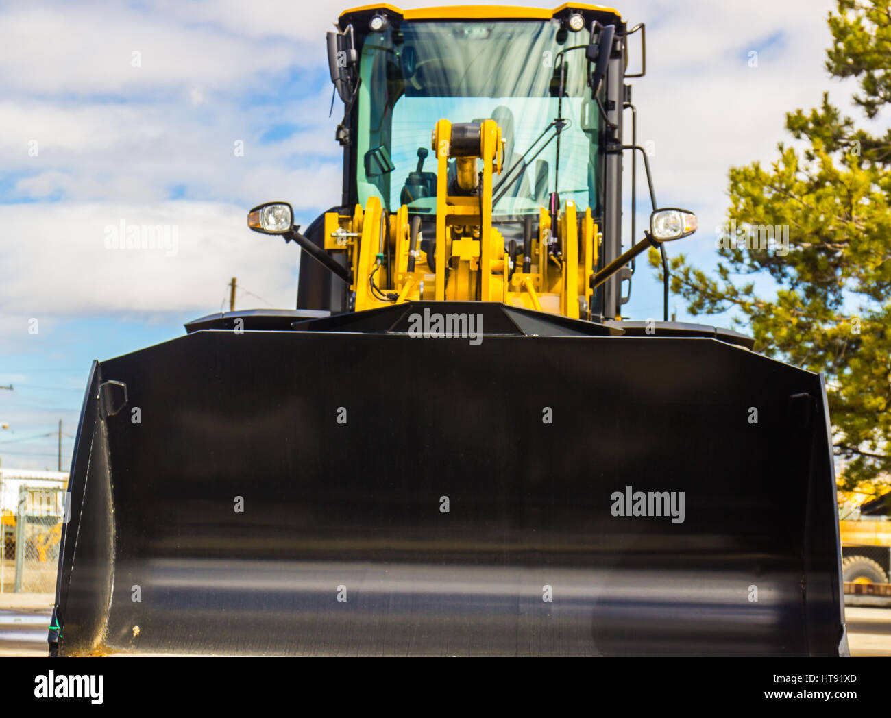 Front Of Bulldozer With Scoop Stock Photo - Alamy