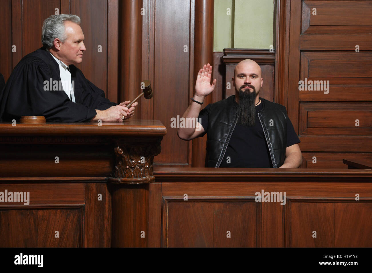 Judge witness hi-res stock photography and images - Alamy