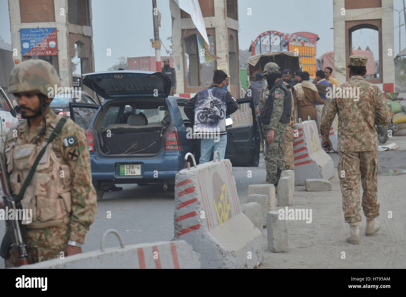 Lahore, Pakistan. 08th Mar, 2017. Pakistani Army, ranger and police ...