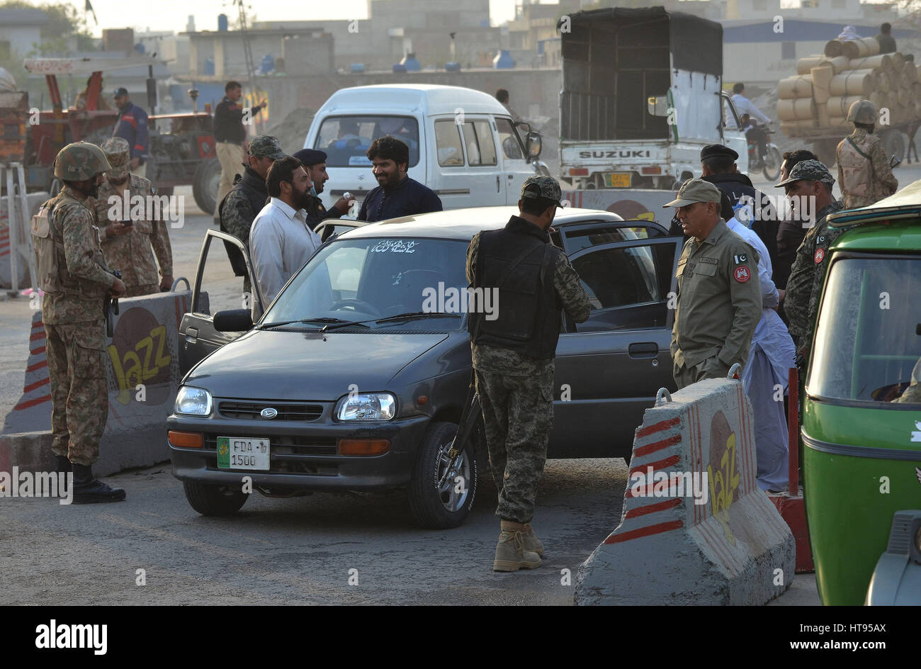 Lahore, Pakistan. 08th Mar, 2017. Pakistani Army, ranger and police ...