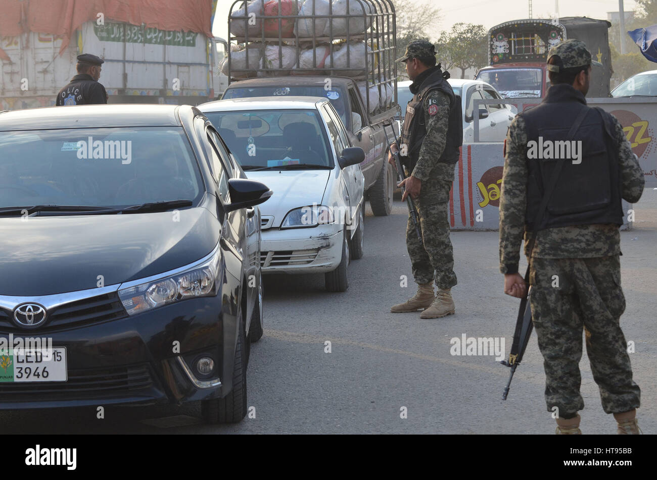 Lahore, Pakistan. 08th Mar, 2017. Pakistani Army, ranger and police ...