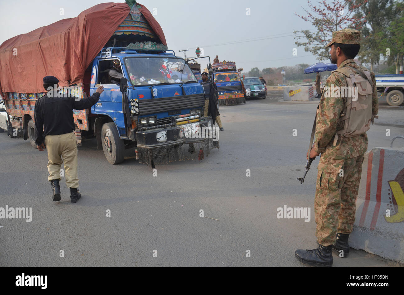 Lahore, Pakistan. 08th Mar, 2017. Pakistani Army, ranger and police ...