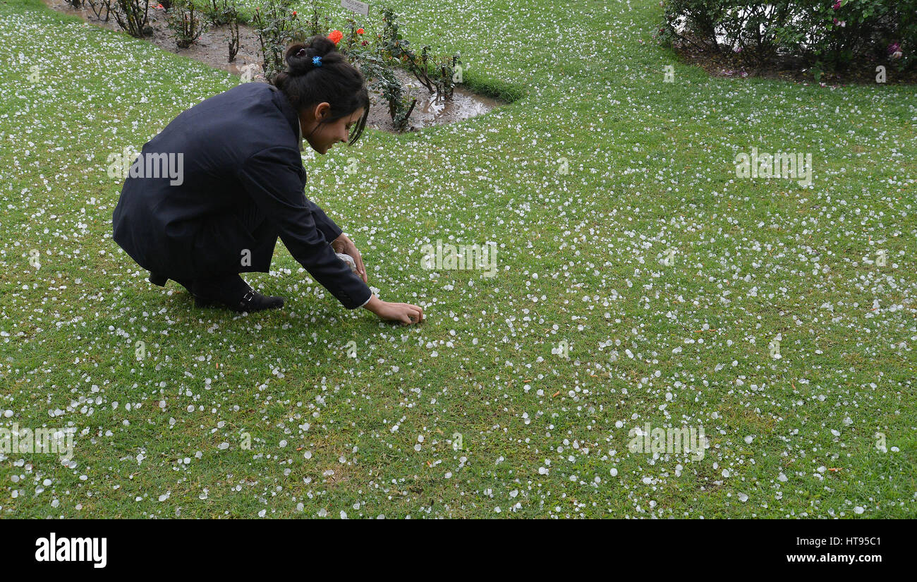 Restaurant lahore hi-res stock photography and images - Alamy